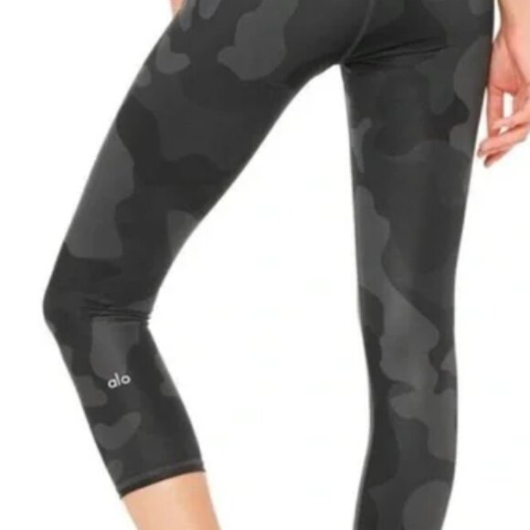 ALO Yoga | Pants & Jumpsuits | Alo Yoga Airbrush Cropped Leggings High ...